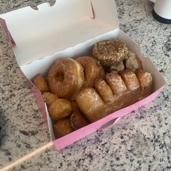 DREAM FLUFF DONUTS - TEMP. CLOSED - 242 Photos & 299 Reviews - 2637 ...