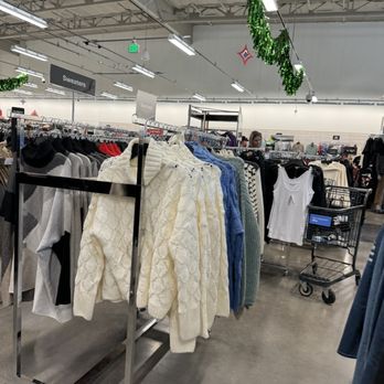 NORDSTROM RACK - Updated December 2025 - 100 Photos & 17 Reviews - 323 ...