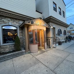CAFÉ BELLO - Updated July 2025 - 193 Photos & 254 Reviews - 1044 Avenue ...