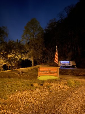 HATFIELD’S HIDEOUT - Updated June 2025 - 27 Photos - 585 River Rd ...