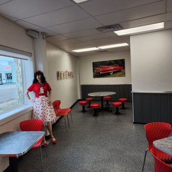 LUCKY’S DRIVE-IN - Updated February 2025 - 205 Photos & 88 Reviews ...