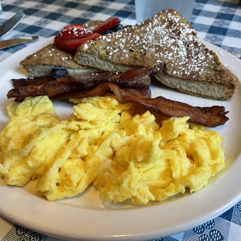 RED MOOSE CAFE - Updated December 2025 - 57 Photos & 57 Reviews - 224 ...