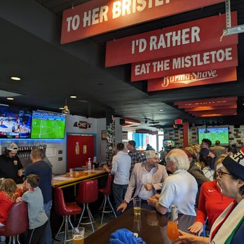 CARPOOL - Updated December 2025 - 65 Photos & 165 Reviews - 208 Elden ...