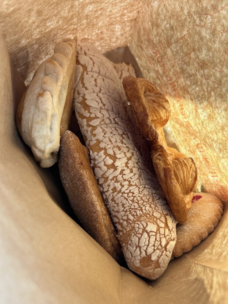 PANADERÍA ESTRELLA - Updated June 2025 - 16 Photos & 29 Reviews - 202 ...