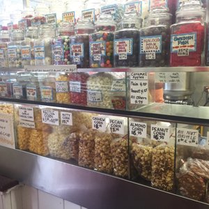 CARAMEL CRISP SHOP - 27 Photos & 22 Reviews - 108 E Elkhorn Ave, Estes ...
