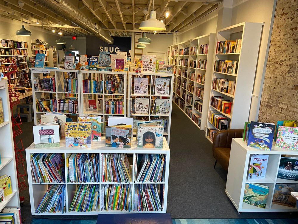 SNUG BOOKS - 10 Photos - 4717 Harford Rd, Baltimore, Maryland ...