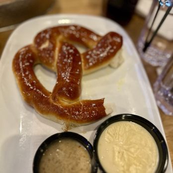 FULL TILT TAVERN - Updated April 2025 - 157 Photos & 86 Reviews - 8301 ...