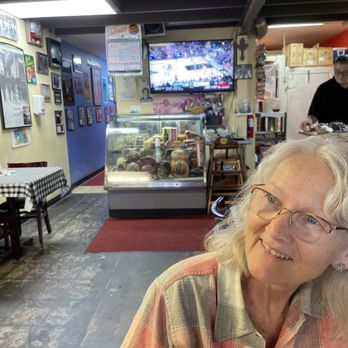 THE NEW YORK DELI - Updated June 2025 - 178 Photos & 303 Reviews - 829 ...