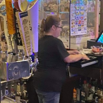 BLEECHERS BAR & GRILL - Updated December 2025 - 17 Photos & 24 Reviews ...