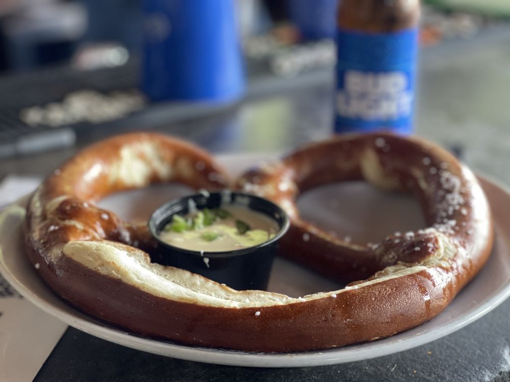 BANTAM PUB - Updated April 2024 - 325 Photos & 370 Reviews - 737 Ralph ...