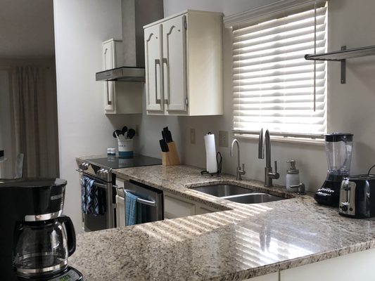 K ROXANNE GRAWE, MD - ROXY PLASTIC SURGERY - Updated October 2025 - 46 ...