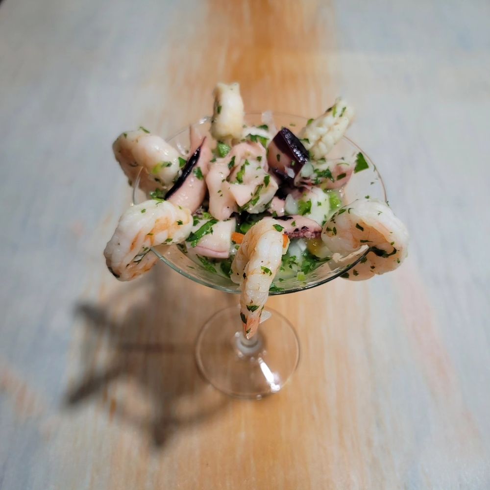 GOLD CAFE BAR & GRILL - Updated July 2025 - 63 Photos - 326 Union Ave ...