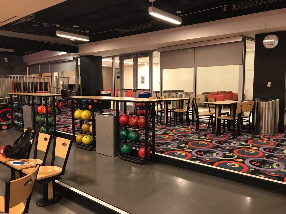 UH STUDENT CENTER GAMES ROOM - 17 Photos & 11 Reviews - Bowling - 4455 ...
