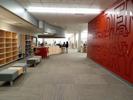 MERIDEN PUBLIC LIBRARY - Updated December 2025 - 45 Photos - 105 Miller ...