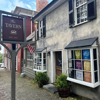 THE TAVERN - Updated May 2024 - 130 Photos & 170 Reviews - 222 E Main ...