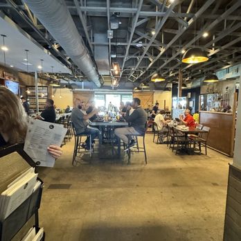 Q39 MIDTOWN - Updated June 2024 - 4590 Photos & 5884 Reviews - 1000 W 39th St, Kansas City ...