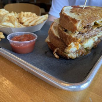 CHOMP KITCHEN AND DRINKS - Updated June 2025 - 339 Photos & 251 Reviews ...