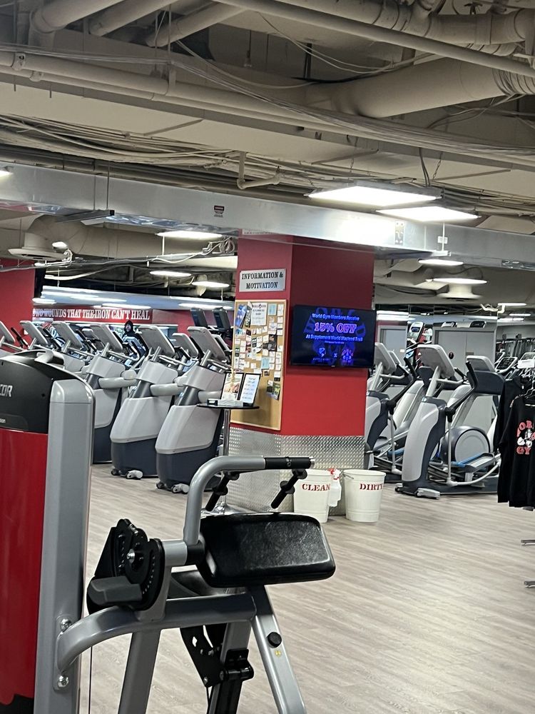 WORLD GYM - Updated January 2026 - 12 Photos - 10655 Southport Road SW ...