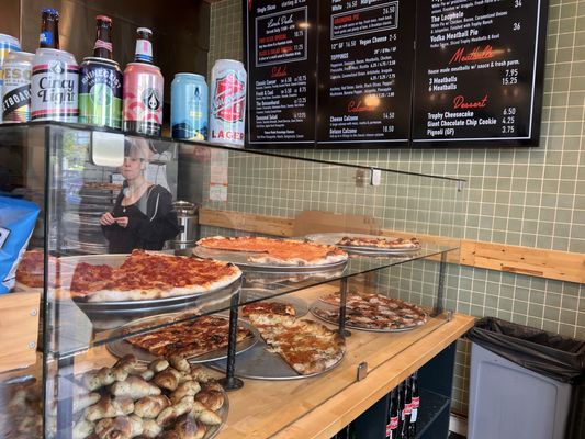 TROPHY PIZZA - EVENDALE - Updated October 2025 - 130 Reviews & 135 ...