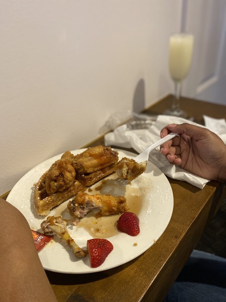 SHUGGA HI BAKERY AND CAFE - Updated July 2024 - 228 Photos & 167 ...