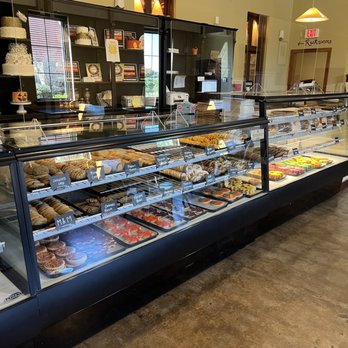 BLUE BONNET BAKERY - Updated December 2024 - 116 Photos & 146 Reviews ...