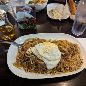 RICESTRING NOODLE SHACK - Updated May 2024 - 2206 Photos & 858 Reviews ...