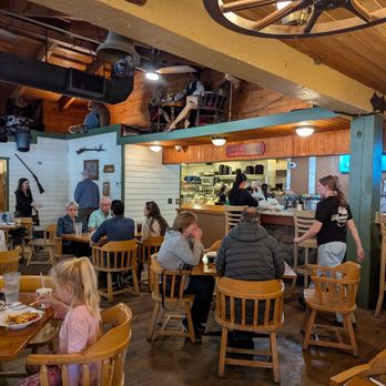 HAMBURGER FACTORY FAMILY RESTAURANT - Updated January 2026 - 782 Photos ...