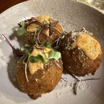 MAMASAMAS RESTAURANT - Updated April 2025 - 76 Photos & 26 Reviews ...