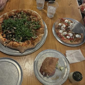 PINTHOUSE PIZZA - Updated December 2025 - 1122 Photos & 1432 Reviews ...