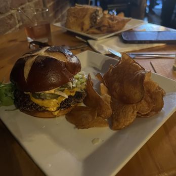 NOTCH EIGHT CRAFT HOUSE - Updated 2024 - 211 Photos & 162 Reviews - 107 Broadway, Jim Thorpe ...