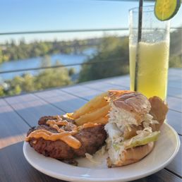 CRAWDADS ON THE LAKE - Updated October 2025 - 495 Photos & 577 Reviews ...