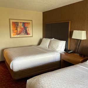 HAMPTON INN & SUITES ROSEBURG - Updated June 2024 - 117 Photos & 49 ...
