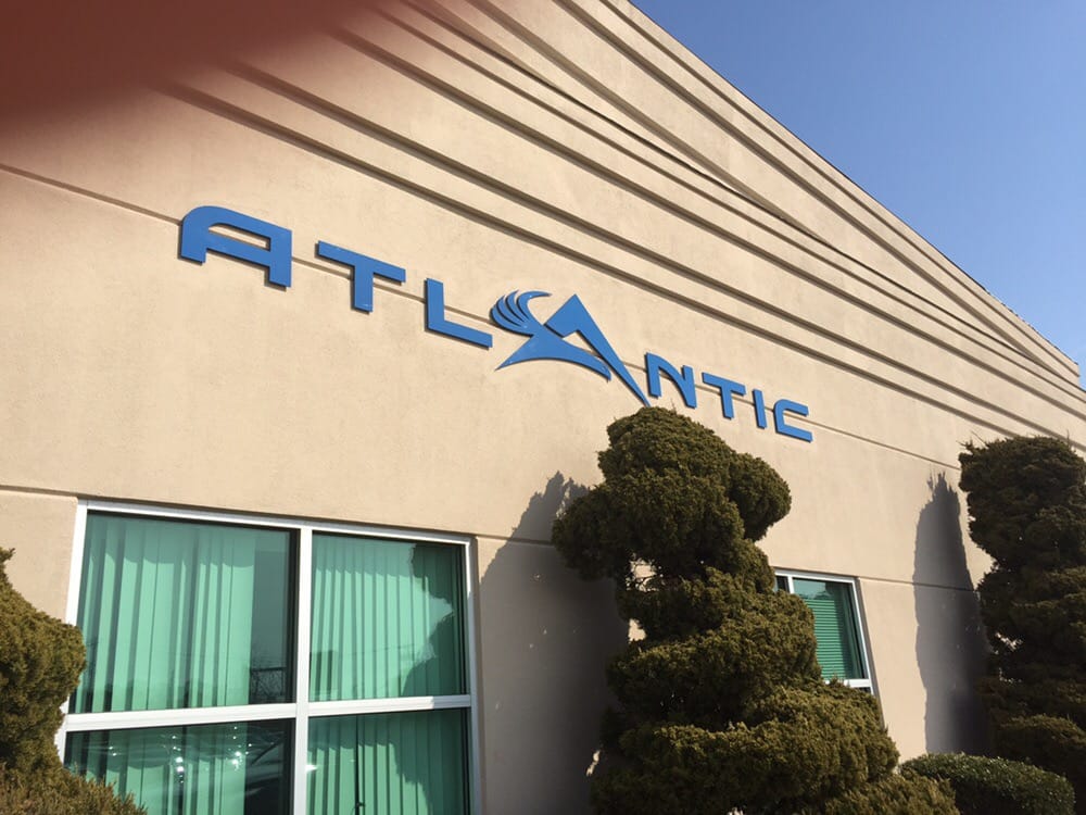 ATLANTIC AVIATION - 9100 Republic Airport Rt 109, Farmingdale, New York ...