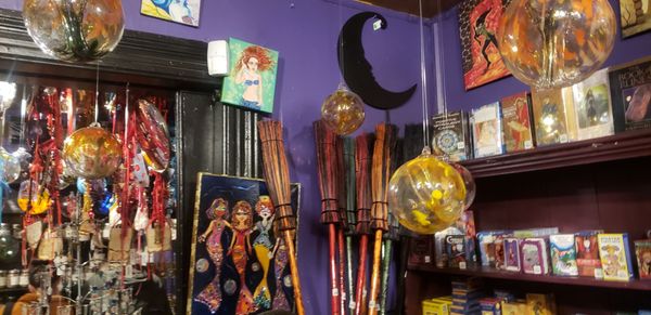CROW HAVEN CORNER WITCH & PSYCHICS SHOP - 96 Photos & 139 Reviews - 125 ...