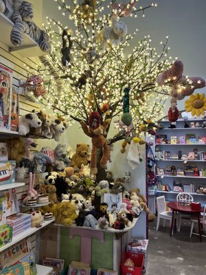 THE TOY TREE - Updated December 2025 - 47 Photos & 30 Reviews - 5813 ...