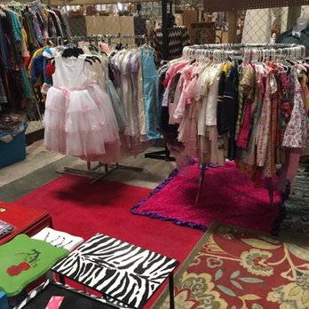 FLOWOOD ANTIQUE FLEA MARKET - Updated May 2024 - 1599 Photos & 17 ...