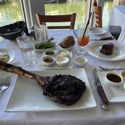 T MICHAELS - Updated December 2025 - 206 Photos & 331 Reviews - 4050 ...