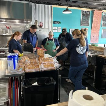 BRAZEN QUE - Updated April 2025 - 34 Photos & 14 Reviews - 5172 Bradford Hicks Dr, Livingston ...