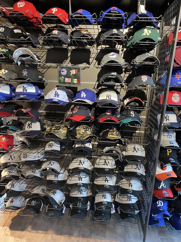 LIDS - 24 Photos & 11 Reviews - 2 Beach St SPQ215, San Francisco ...