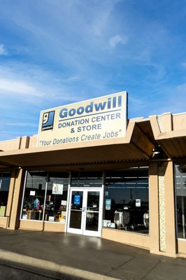 GOODWILL RETAIL STORE & DONATION CENTER - Updated December 2025 - 15 ...