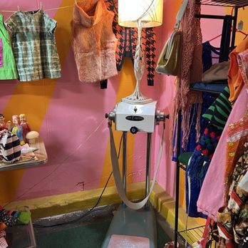 MEMORY DEN ANTIQUE MALL - Updated December 2025 - 277 Photos & 62 ...