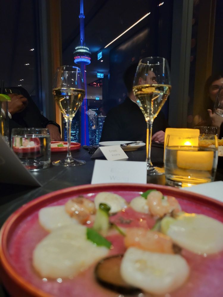 AERA - Updated March 2025 - 166 Photos & 42 Reviews - 8 Spadina Avenue ...