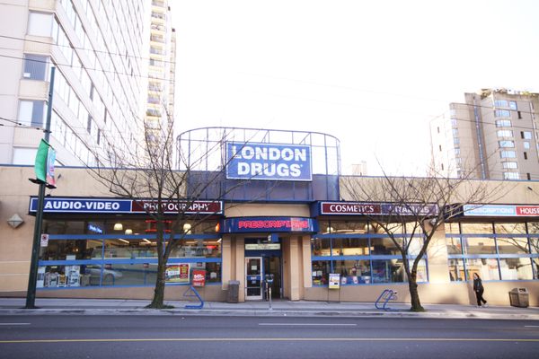 LONDON DRUGS - Updated November 2025 - 25 Reviews - 1650 Davie St ...