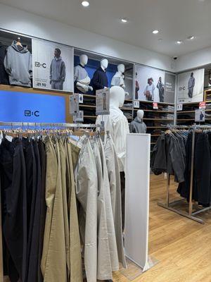 UNIQLO - Updated October 2025 - 37 Photos & 23 Reviews - 141 ...