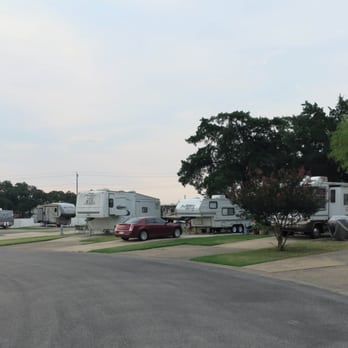 HOLIDAY RV PARK - Updated December 2025 - 10 Photos & 10 Reviews - 1518 ...