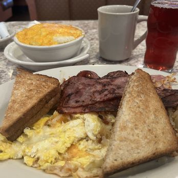 LANCERS DINER - Updated April 2025 - 105 Photos & 216 Reviews - 858 ...