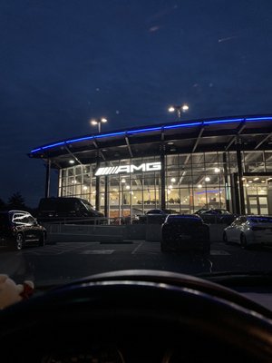 MERCEDES-BENZ OF SEATTLE - Updated October 2025 - 145 Photos & 427 ...