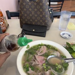 PHO 75 - Updated December 2025 - 584 Photos & 704 Reviews - 1122 ...