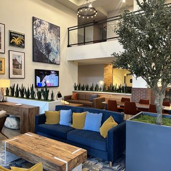 AYRES HOTEL RIALTO FONTANA - Updated December 2025 - 93 Photos & 22 ...