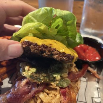 BULLDOG BURGER - RIDGELAND - Updated October 2025 - 90 Photos & 140 ...